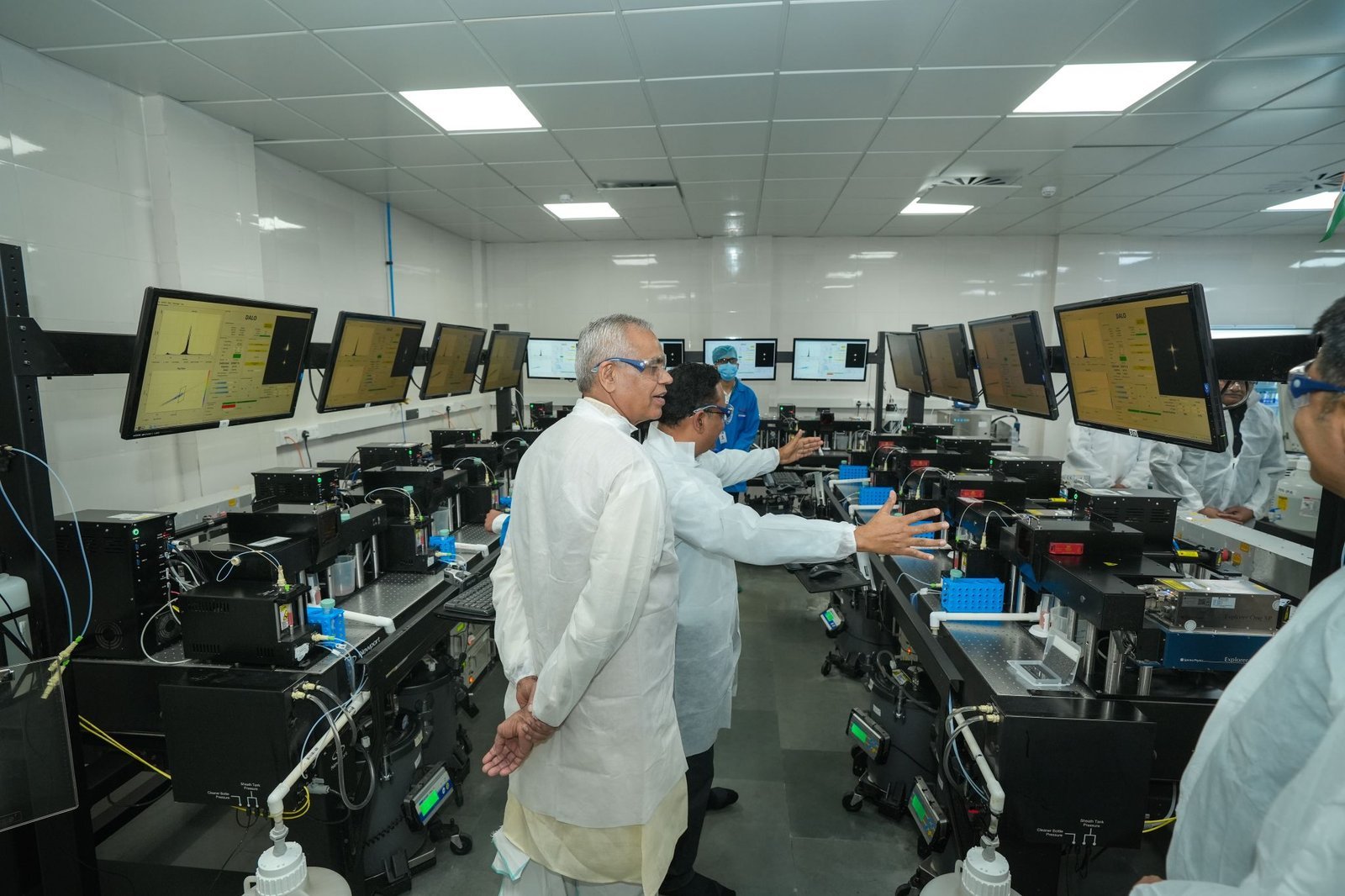 Genus Breeding India Welcomes Honourable Governor Acharya Devvrat Ji to ...